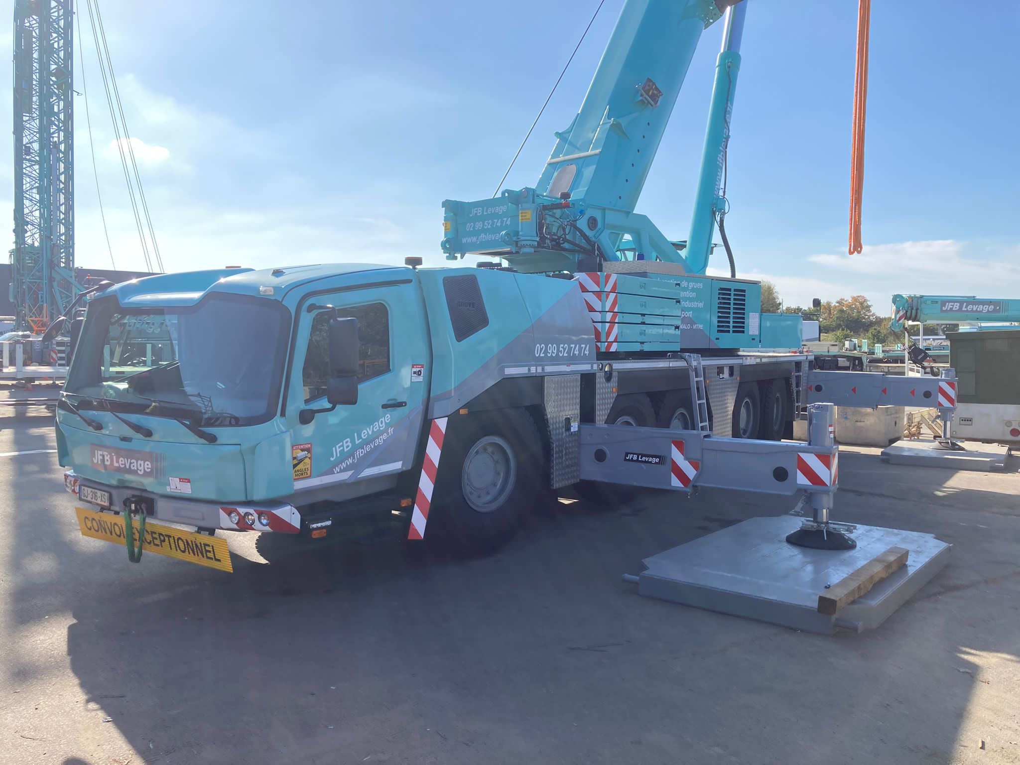 JFB Levage livrée de sa nouvelle grue Grove