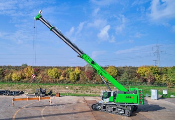 Une nouvelle grue télescopique de 80 tonnes chez Sennebogen