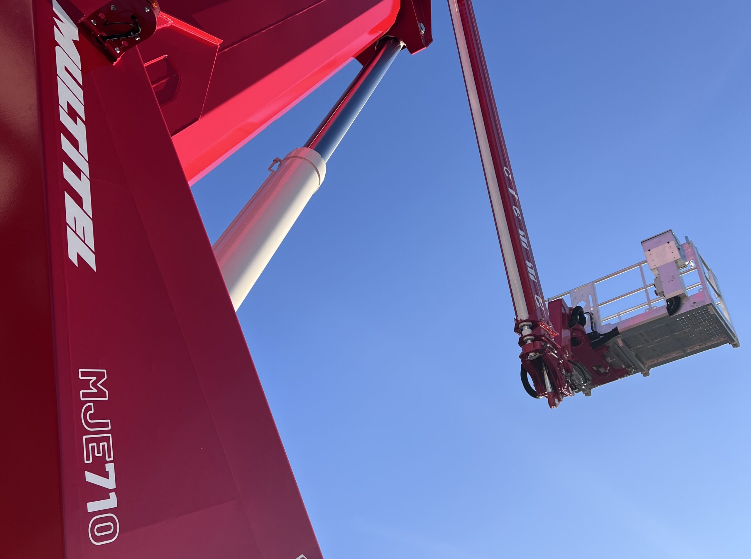 Multitel Pagliero and Flodraulic Motion Systems innovate on the MJE 710