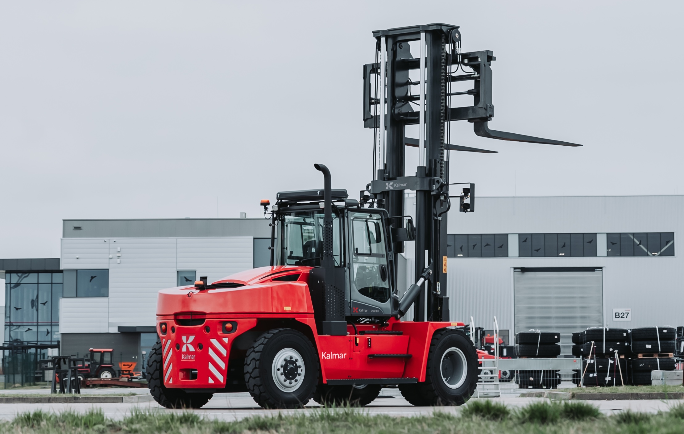 Kalmar signs agreement with OSTP Finland for five forklift trucks