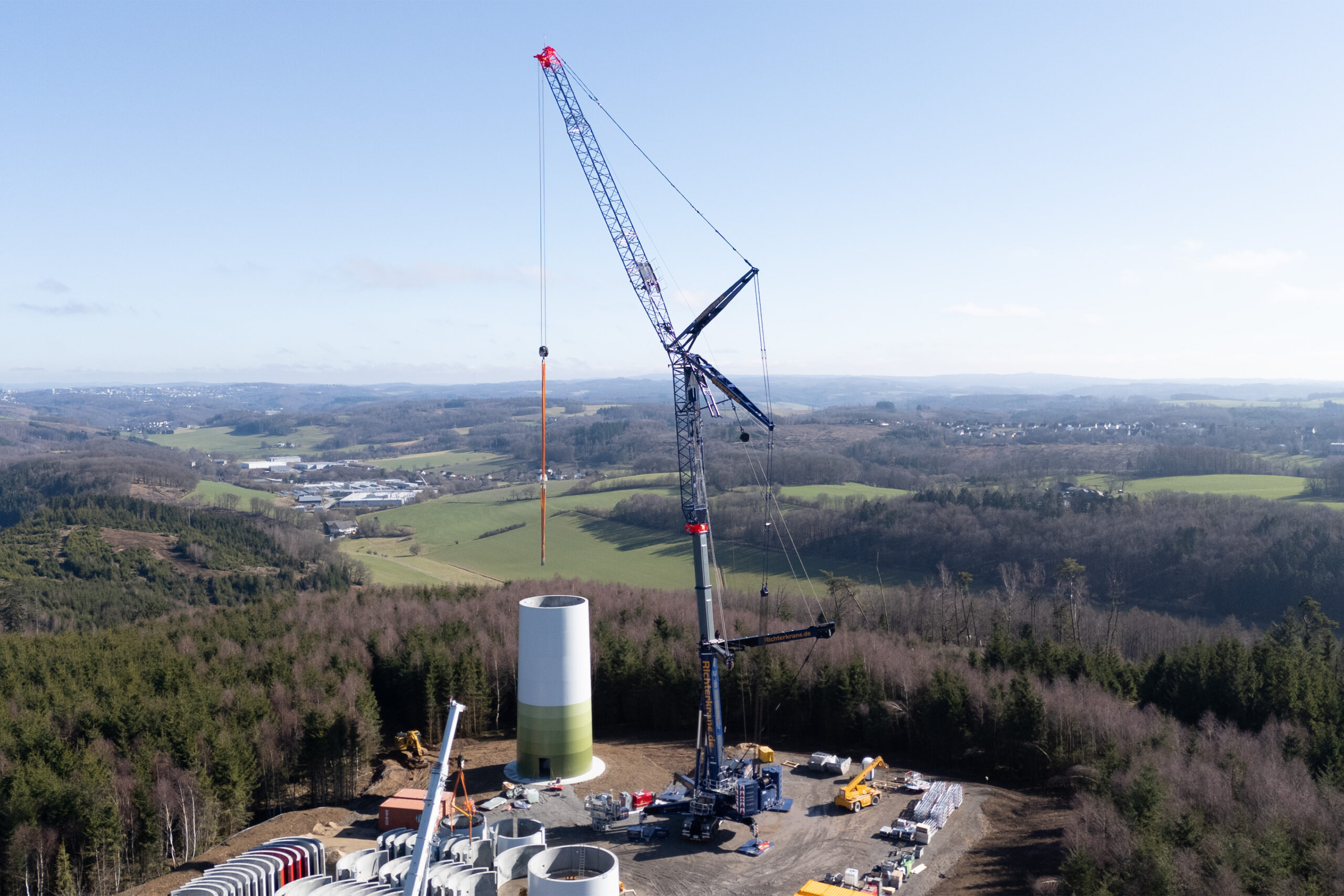 Trois grues, un même cap : Richter renforce sa flotte avec une nouvelle ...